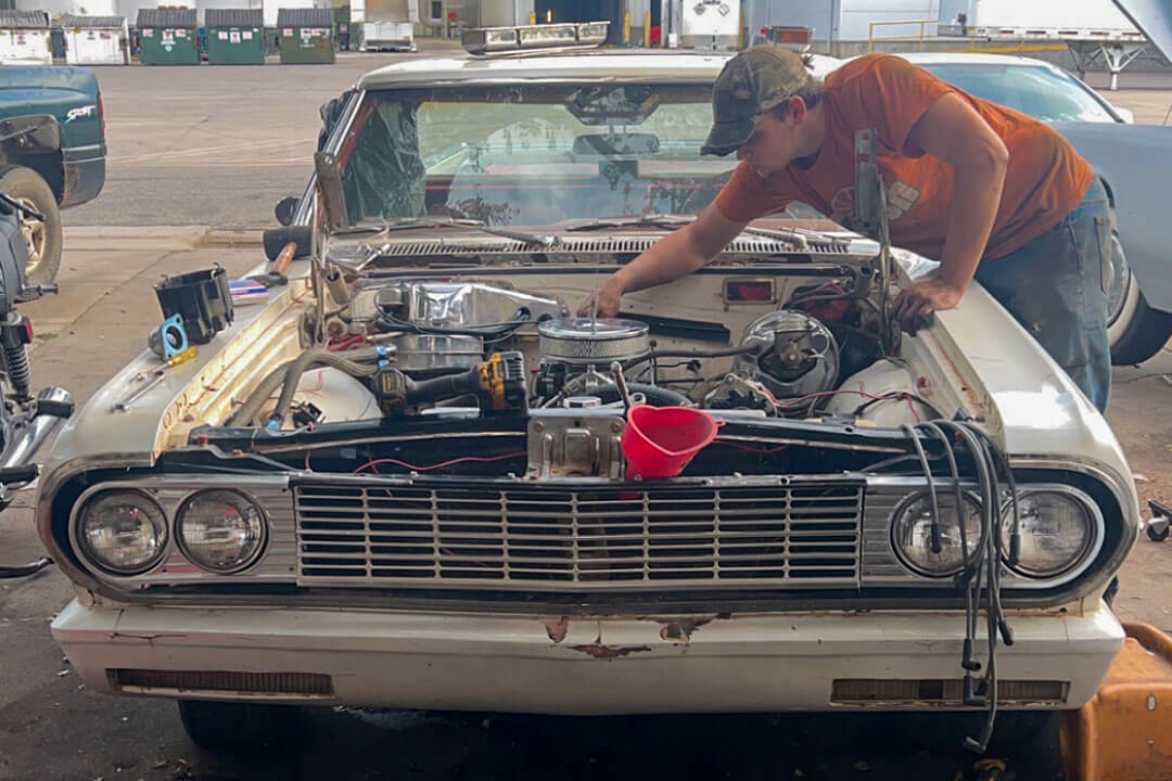 Motor Bustin’: Piston Scholar Jasper Fedders Learns the Tricks of His Trade